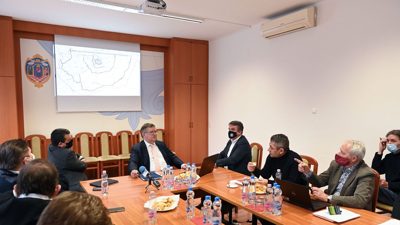 Az M9-es autópálya nyomvonaláról egyeztettek