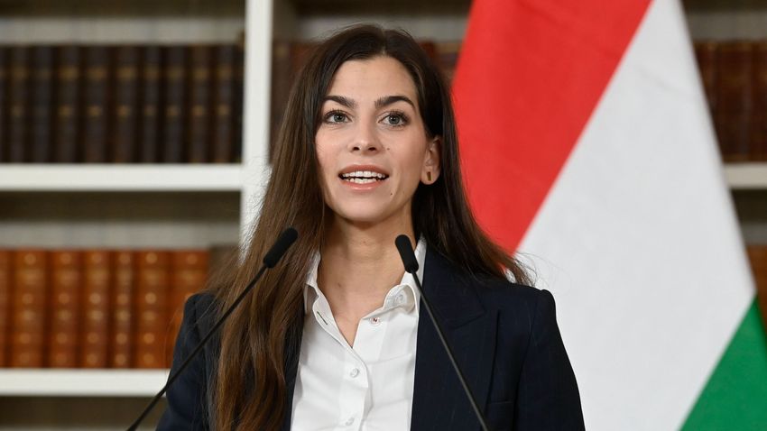 TEOL - Szentkirályi Alexandra: már tart a kötelező akciózás a boltokban ... TEOL - Szentkirályi Alexandra: már tart a kötelező akciózás a boltokban ...