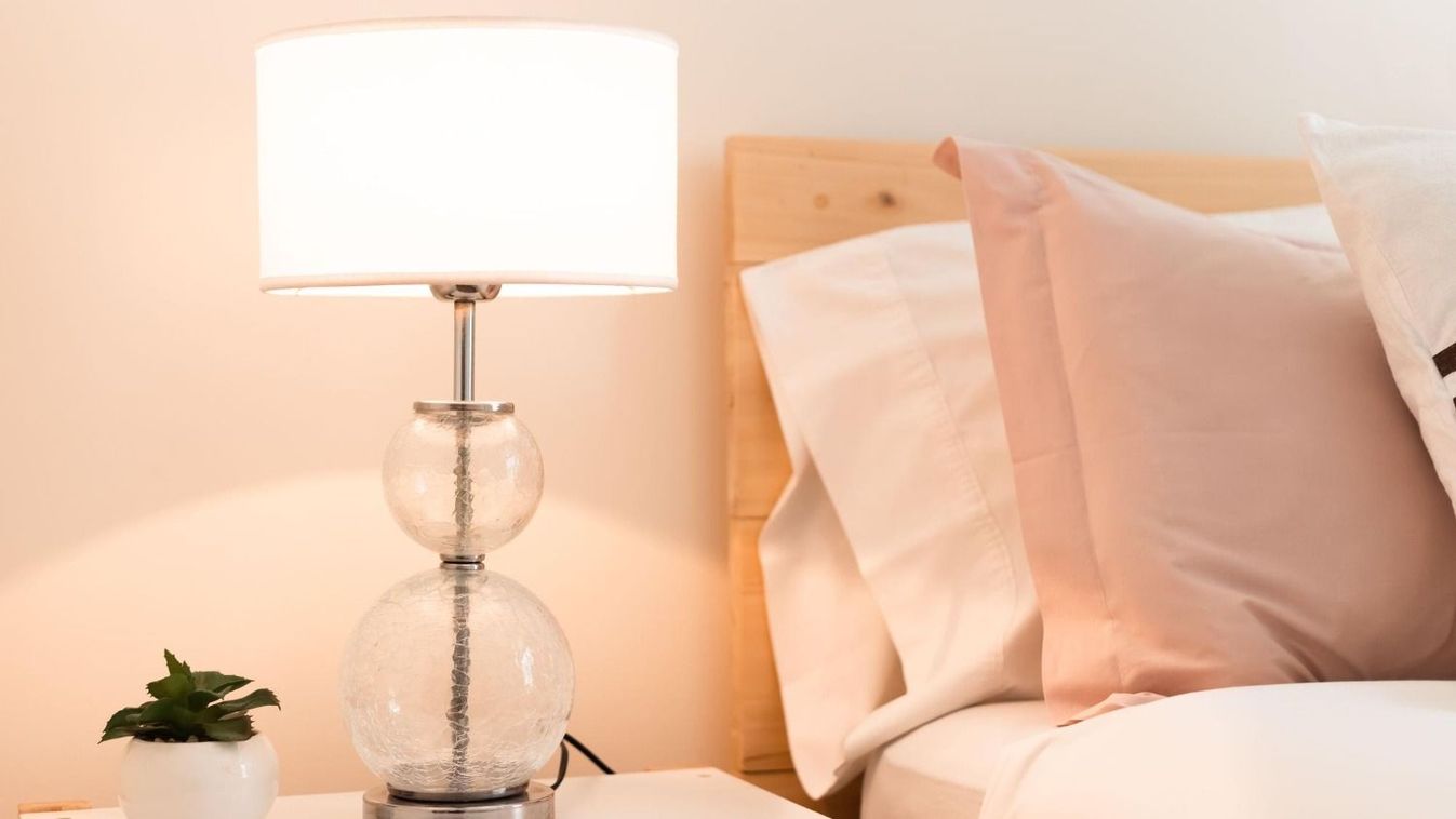 Lámpát és lepedőt otthonra? Naná!