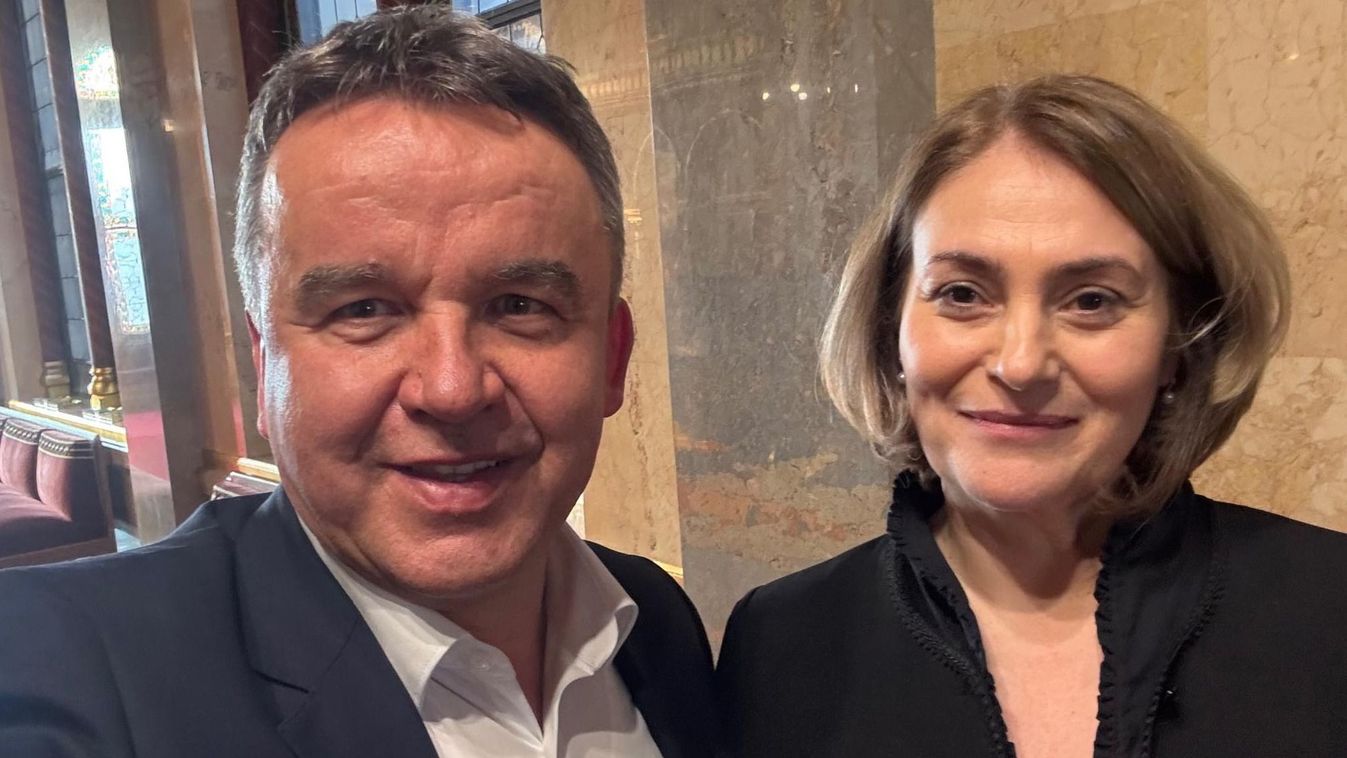 A parlamentben tett esküt Csibi Krisztina, Horváth István azonnal ...