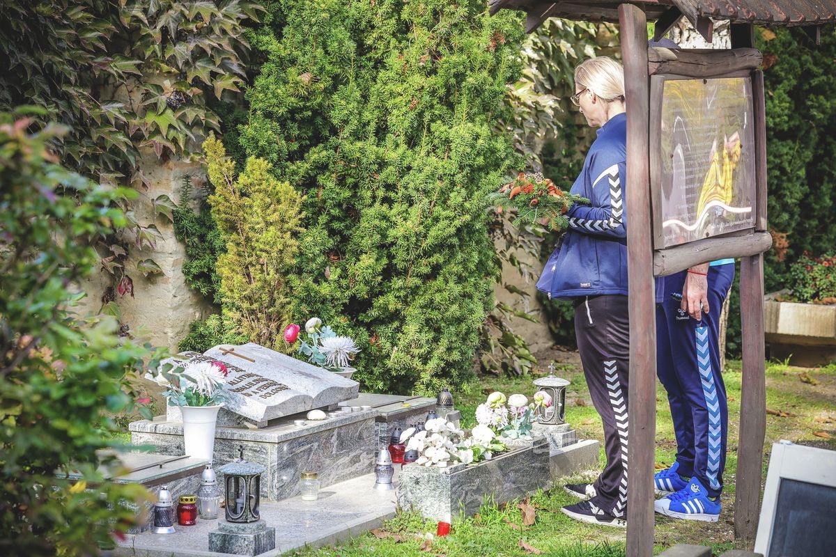 Halottak napja – így változik a temetői nyitvatartás és rend