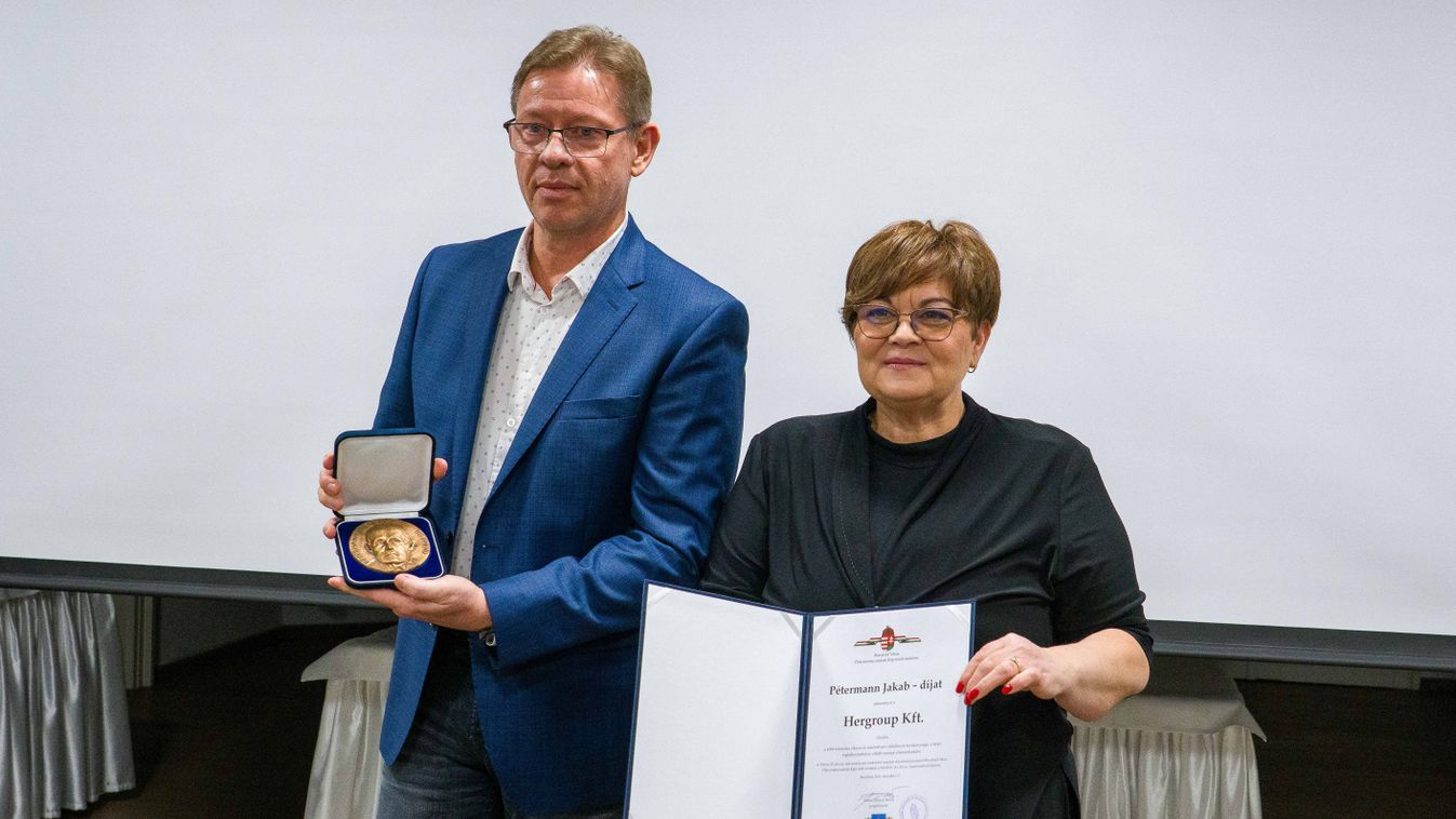 Évzáró fogadás Bonyhádon: rangos elismerés az év vállalkozójának