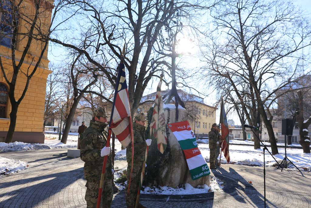 Szomorú ünnepség: az urivi áttörés még sok év után is fáj (videó és ...
